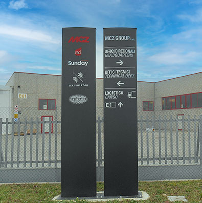 Produzione totem e segnaletica di ogni tipo - FG Insegne - Insegne Luminose Padova